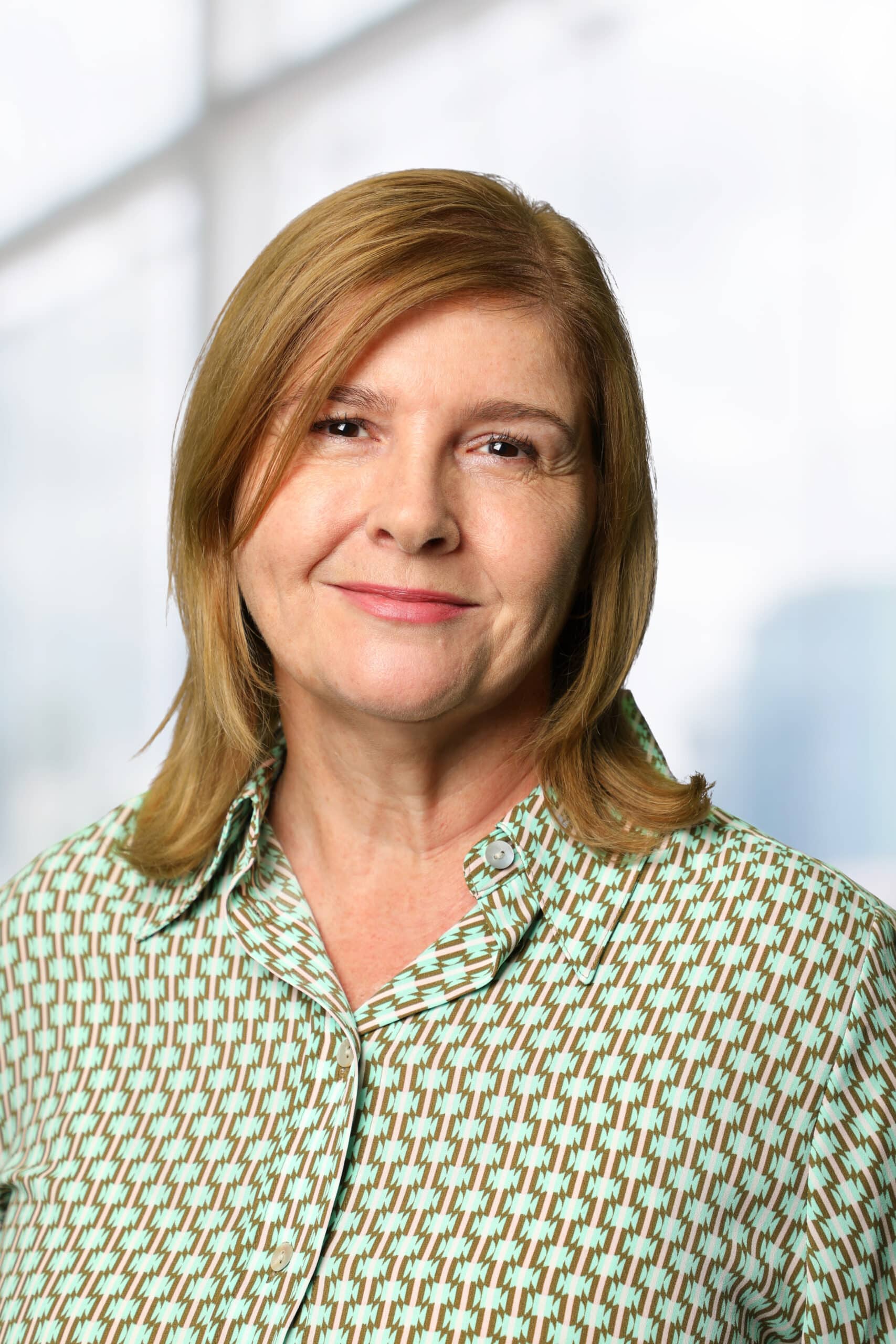 Jennifer Nayar Sets the Bar High - Traders Magazine